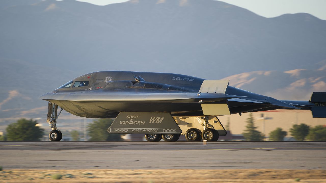 What Is US B2 Bomber: Invisible To Radar Stealth Fighter Jet That ...