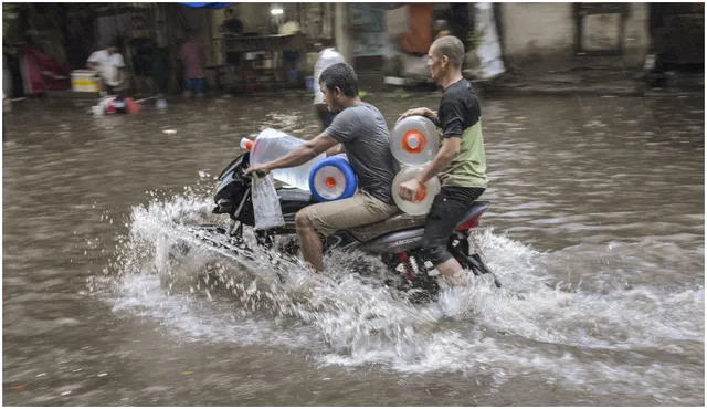 Surat Schools Closed After Extremely Heavy Rainfall Batter City, Disrupt Normal Life | Watch