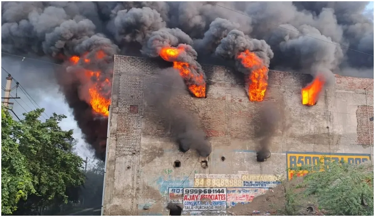 Massive Fire Breaks Out At Factory In Bawana, 22 Fire Tenders On Spot