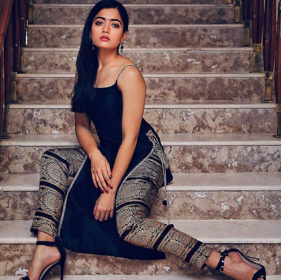 Kurta vs Kurti: What Is The Key Difference Between These Two Ethnic Wears?