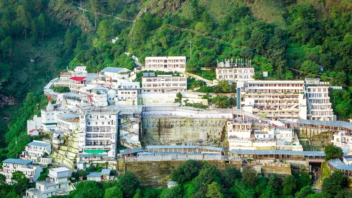 Vaishno Devi Yatra Route Remains Trouble-Free For Devotees; Battery Car ...