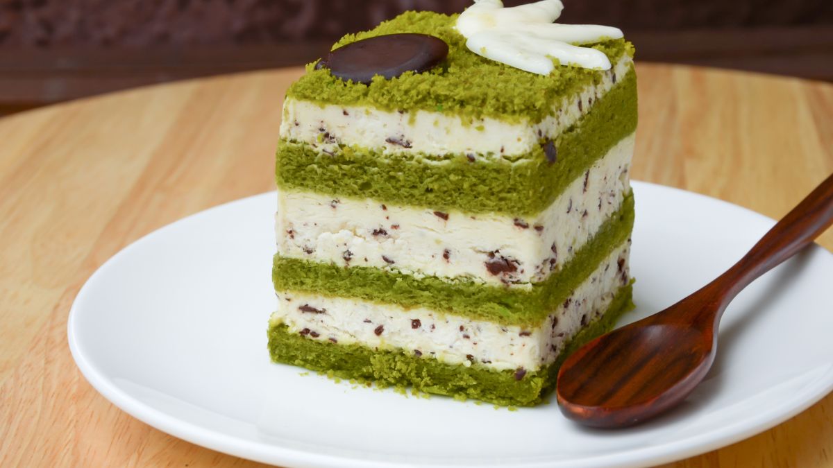 How To Make Cranberry Matcha Trending Cake For Your Loved Ones?