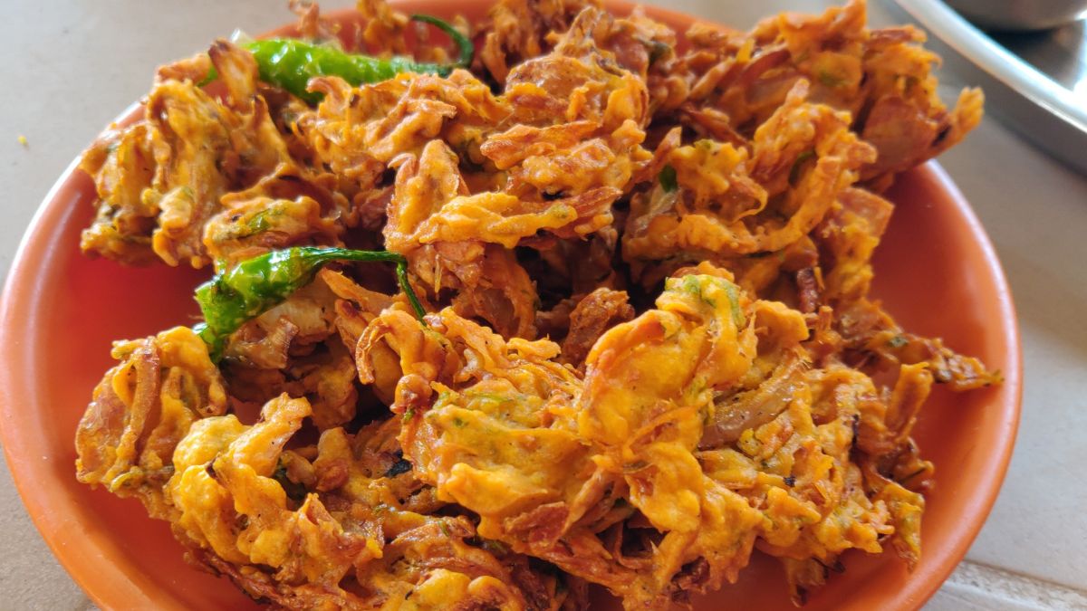 Besan or Rice Flour: Which Should You Choose To Make Your Pakoras ...
