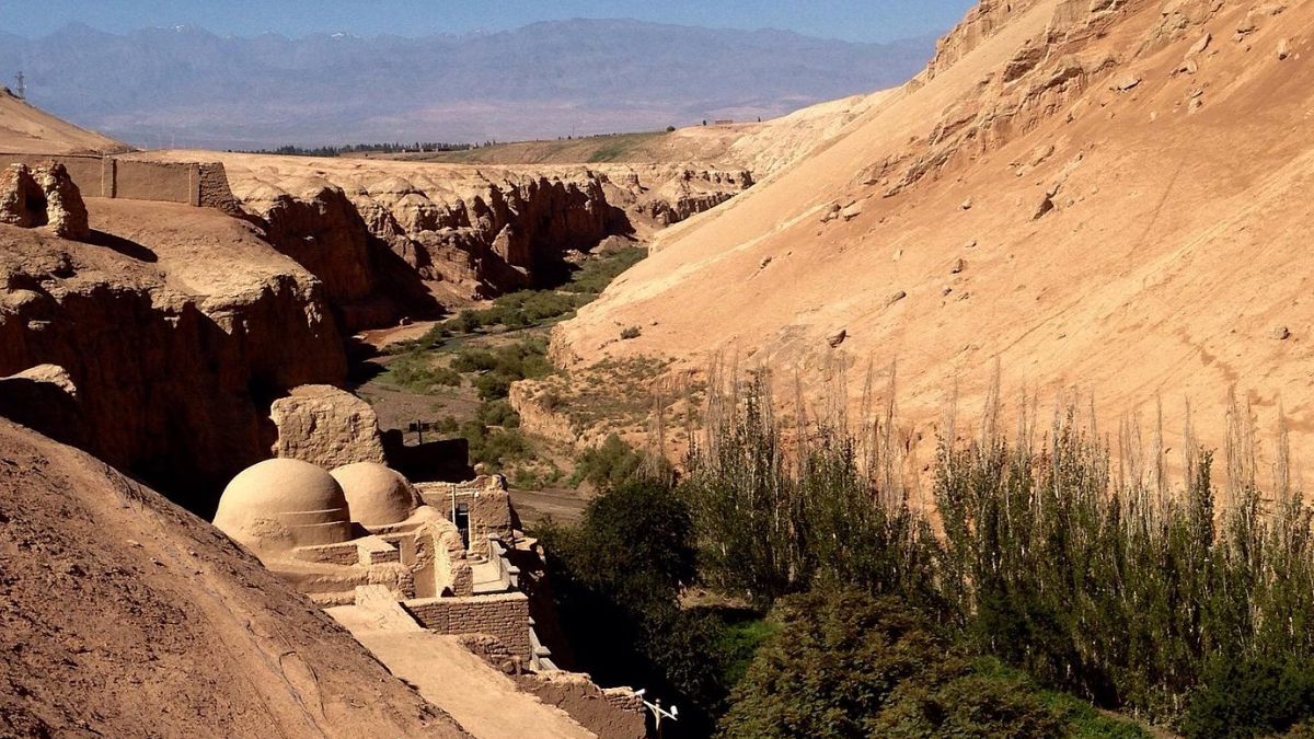 Top 10 Lowest Land Points On Earth: Dead Sea, Lake Assal, Death Valley ...