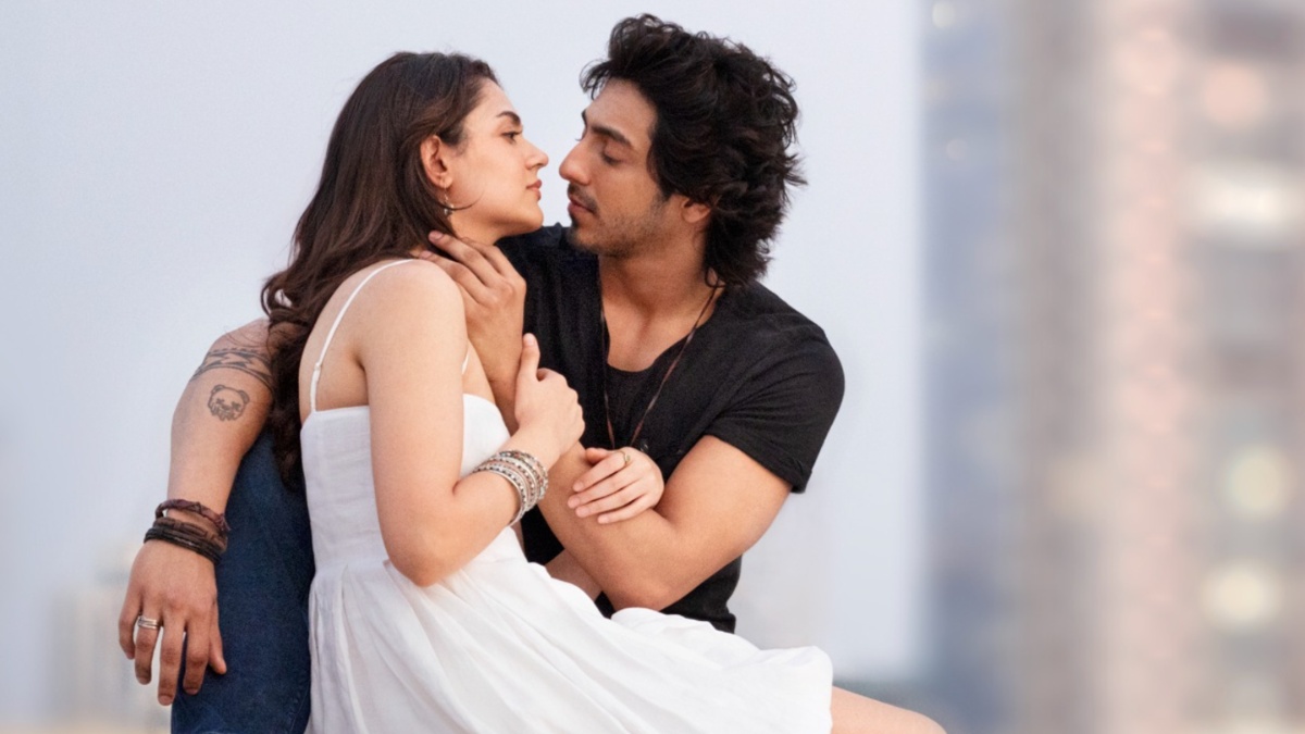 Saiyaara Advance Booking: Ahaan Panday, Aneet Padda’s Romantic Debut Smashes Pre-Sale Record