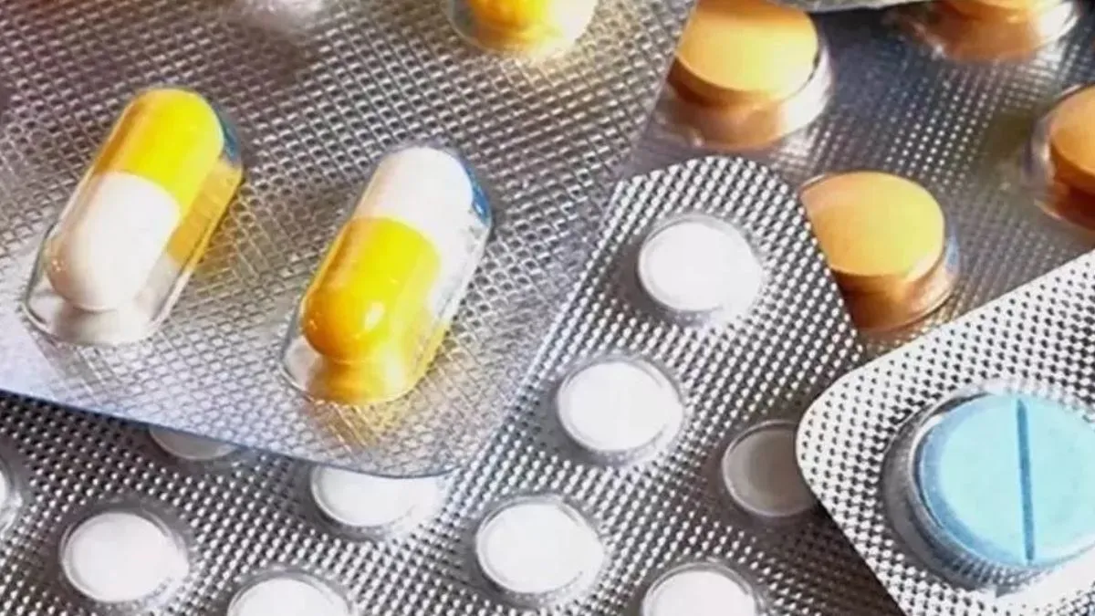 UP News: CBN Seizes 20 Lakh Tablets Of Narcotics, 5700 Bottles Of ...