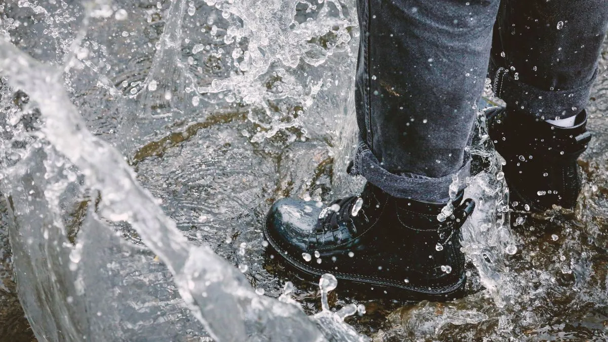 Closed Shoes And Wet Socks Trigger Skin Diseases; Doctor Shares Tips To ...