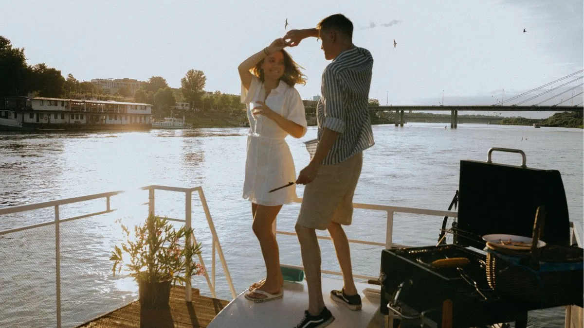 Skip The Candlelight Dinner! 6 Unconventional Date Ideas That Will ...