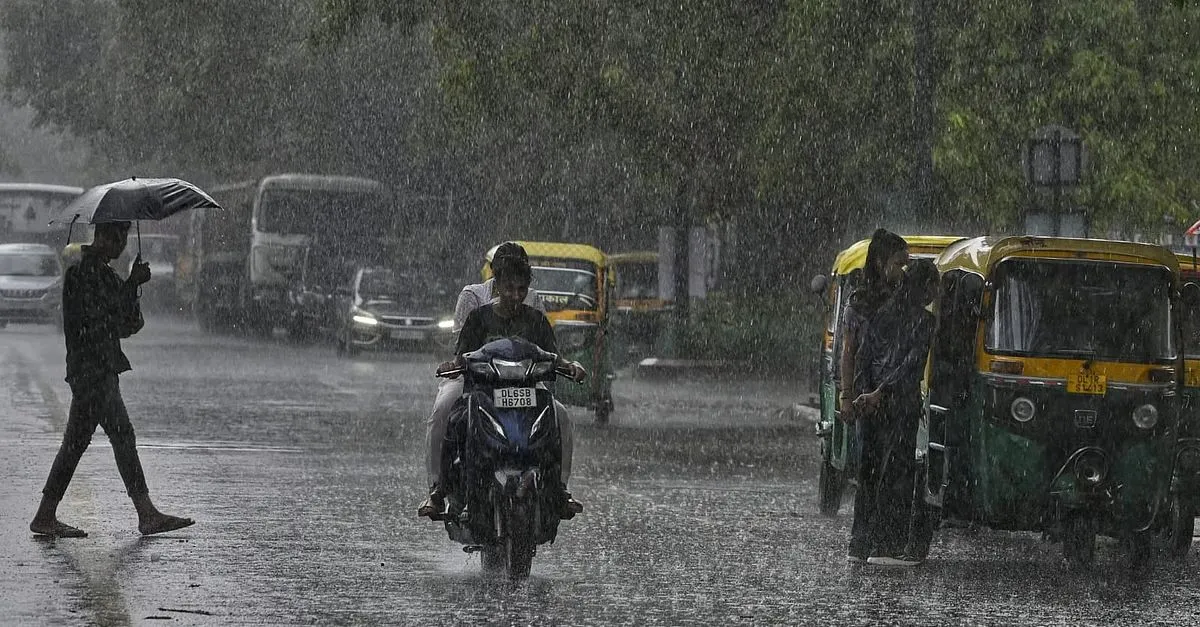 Heavy Rain Lashes Delhi-NCR, Brings Respite From Humid Weather | Check Forecast
