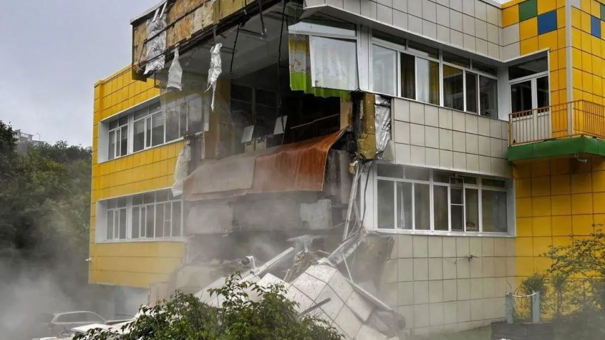 Global Tsunami Alerts Issued After Powerful Earthquake Strikes Russia ...