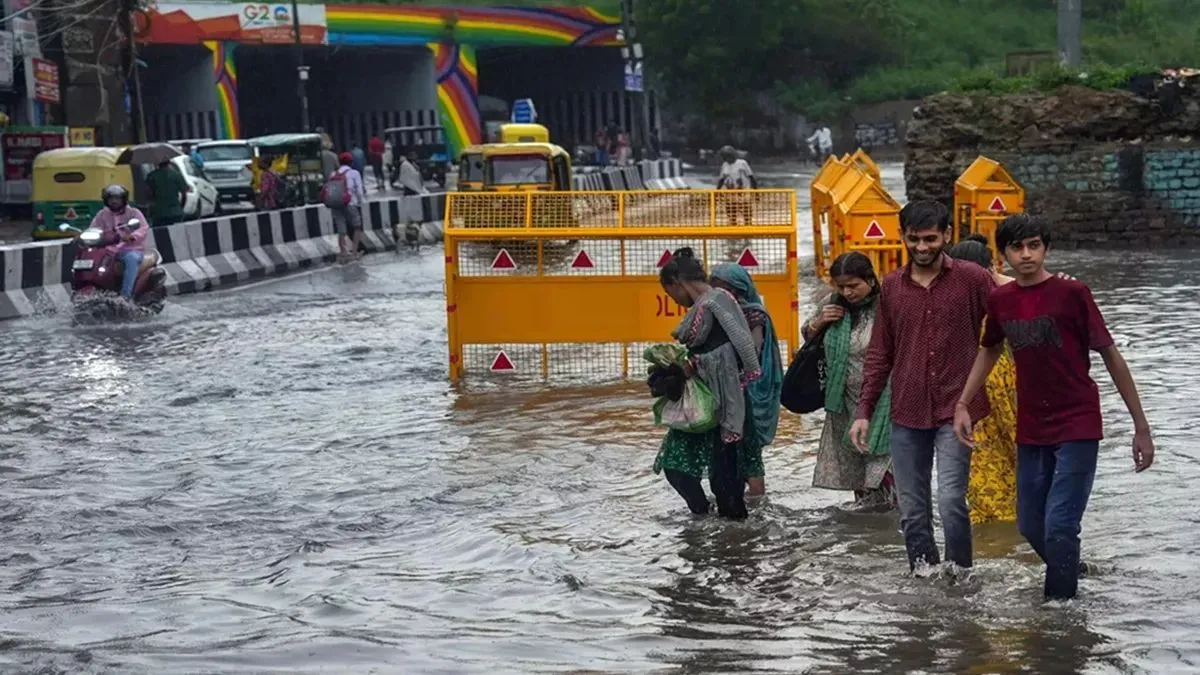 Weather Update: IMD Issues Rain, Thunderstorm Alert In Delhi-NCR, UP, Uttarakhand; Flood Havoc ...