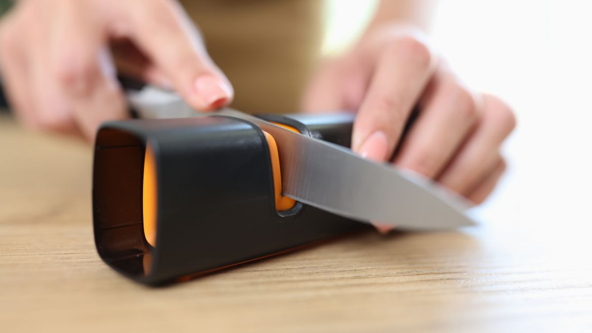 5 Easy DIY Hacks To Sharpen Knives At Home Like A Pro