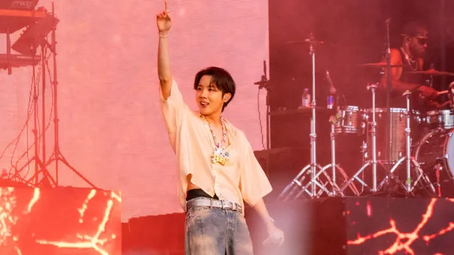 BTS Jhope Aka Jung Hoseok Draws 178K Fans On Solo Tour, Sparks Revenue ...