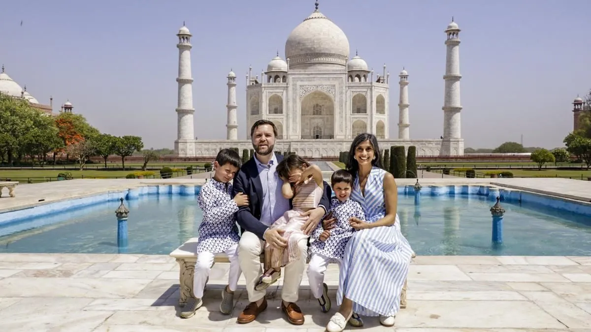 JD Vance's Special Treatment Sparks Debate In US: Ohio River's Level ...