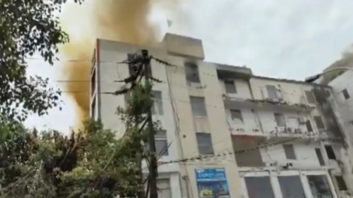 Noida Fire Today: Massive Fire Breaks Out At Commercial Building In ...