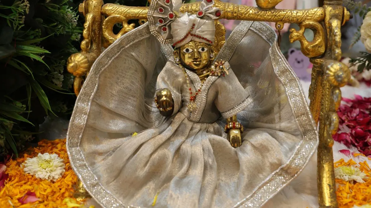 Janmashtami 2025: 6 Beautiful Home Decor Ideas To Welcome Laddu Gopal