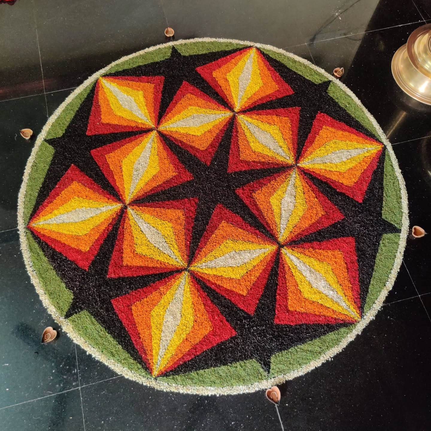 Onam Pookalam Designs 2025: Easy And Beautiful Flower Rangoli Ideas For ...