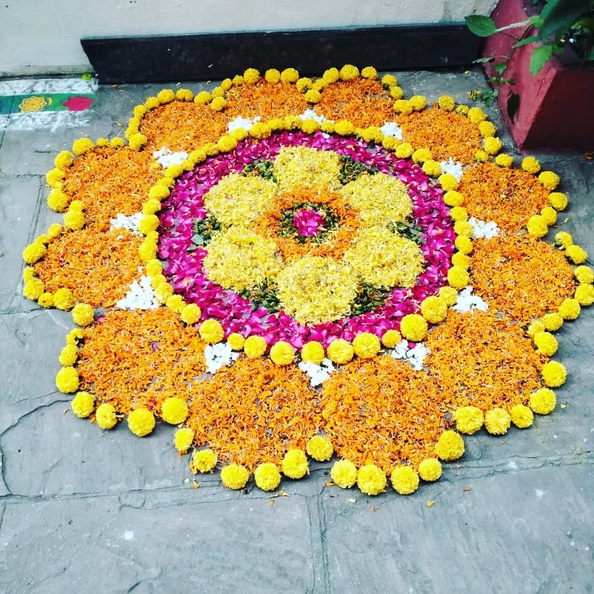 Onam Pookalam Designs 2025: Easy And Beautiful Flower Rangoli Ideas For ...
