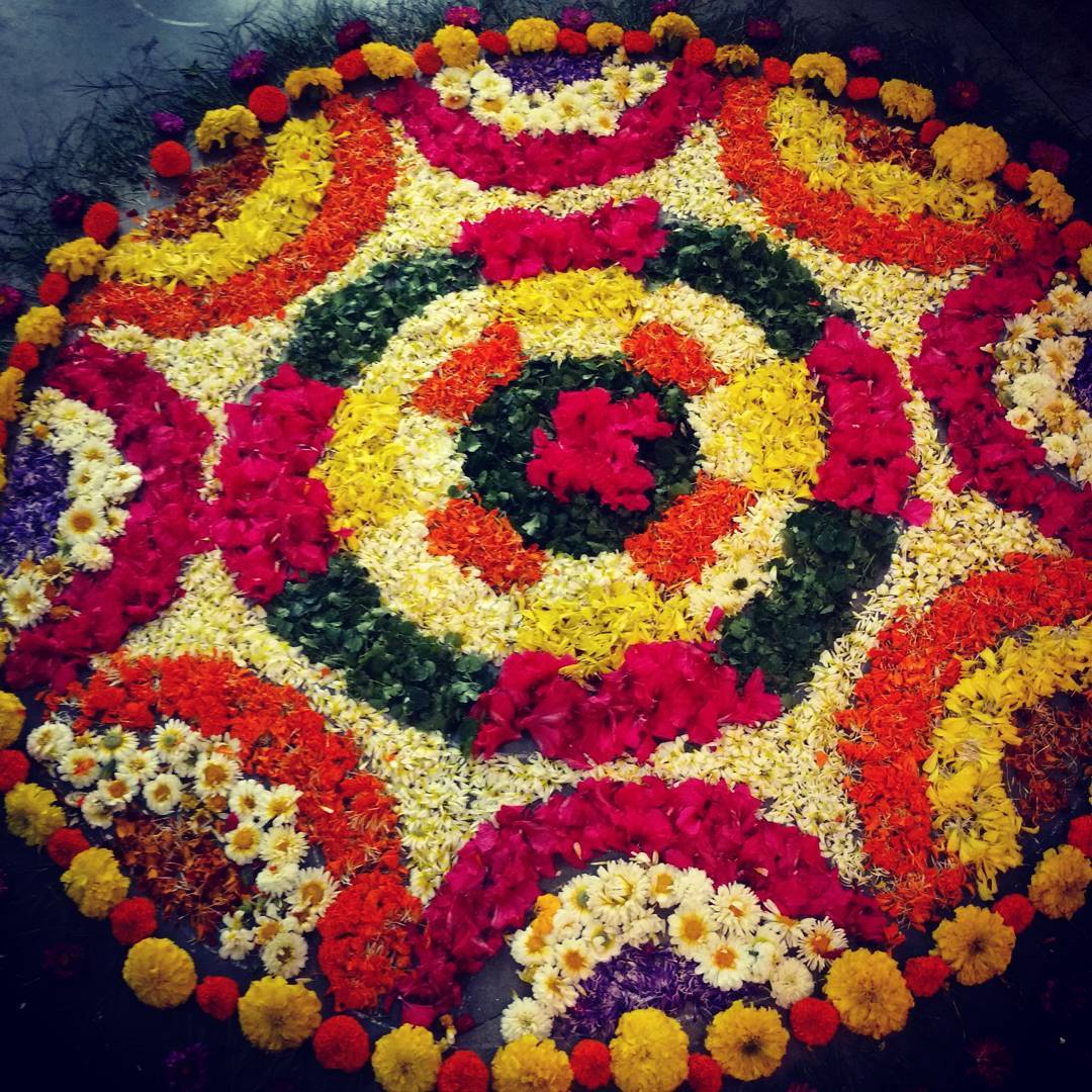 Onam Pookalam Designs 2025: Easy And Beautiful Flower Rangoli Ideas For ...