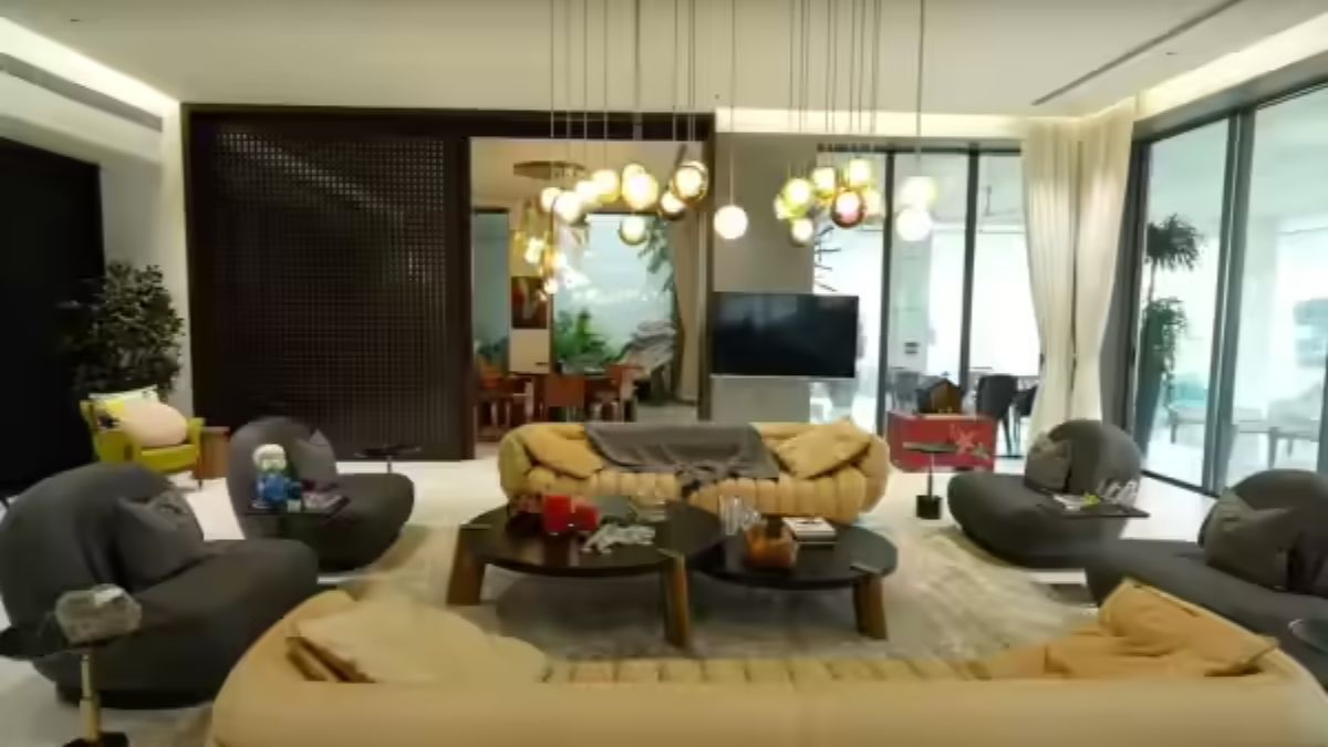 Rakesh Roshan’s Khandala Mansion Has Private Theatre, Fancy Spa ...