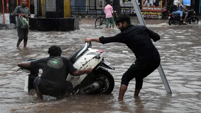 Delhi-NCR Weather: Heavy Rain Forecast For Noida, Ghaziabad, Gurugram ...