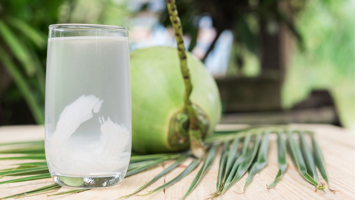 Fruit Juice vs Coconut Water: Which Is A Better Drink For Weight Loss?