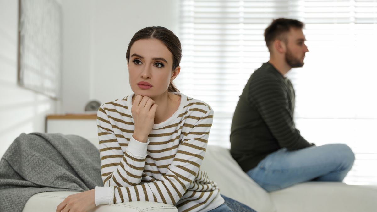 6 Subtle Psychological Signs That Suggest Your Partner Is Unhappy In ...