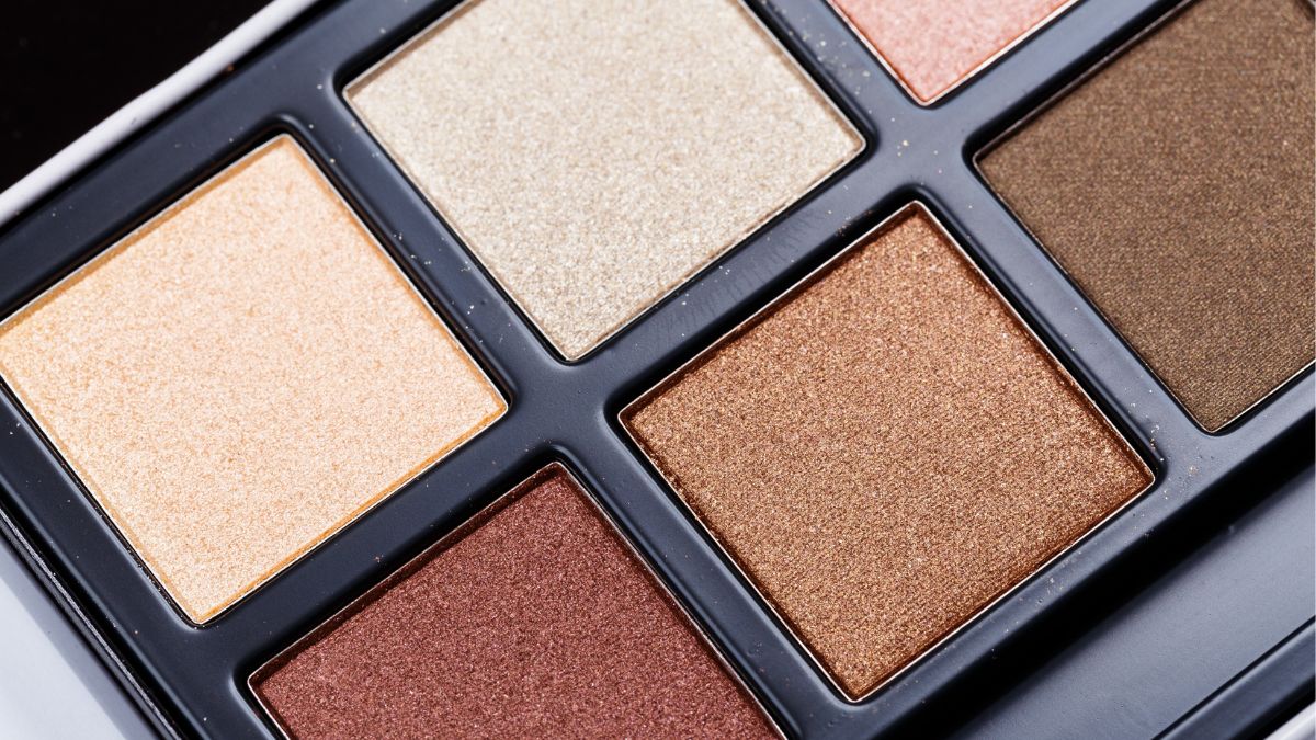 How To Pick The Right Eyeshadow Palette For Your Skin Tone? A Complete ...