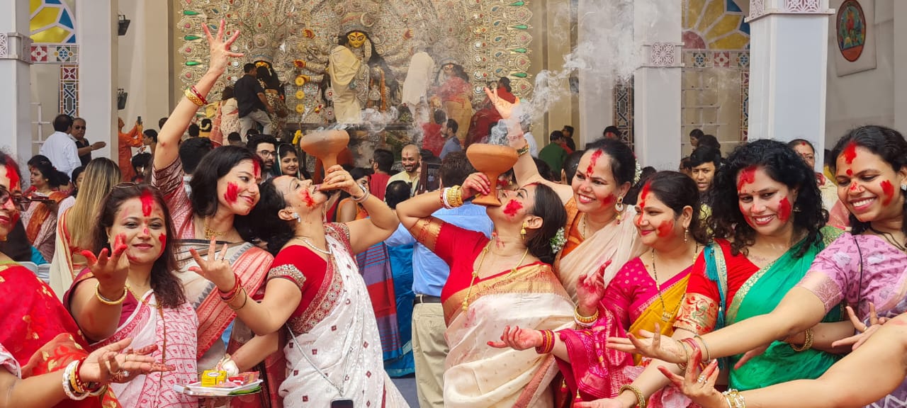 Devotees Perform Traditional Rituals, Offer Prayers As Durga Utsav Ends In Gurugram | Photos