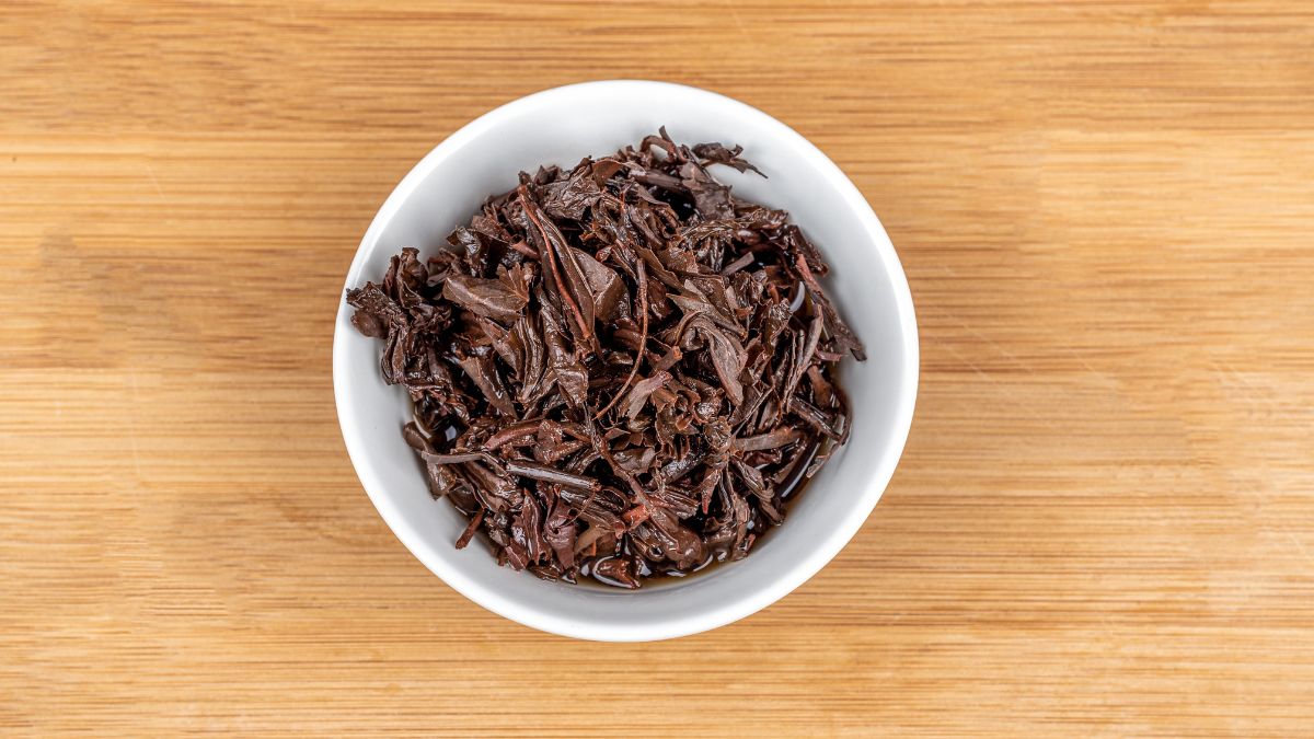 6 Creative Ways To Reuse Leftover Chaipatti (Tea Leaves) Before ...