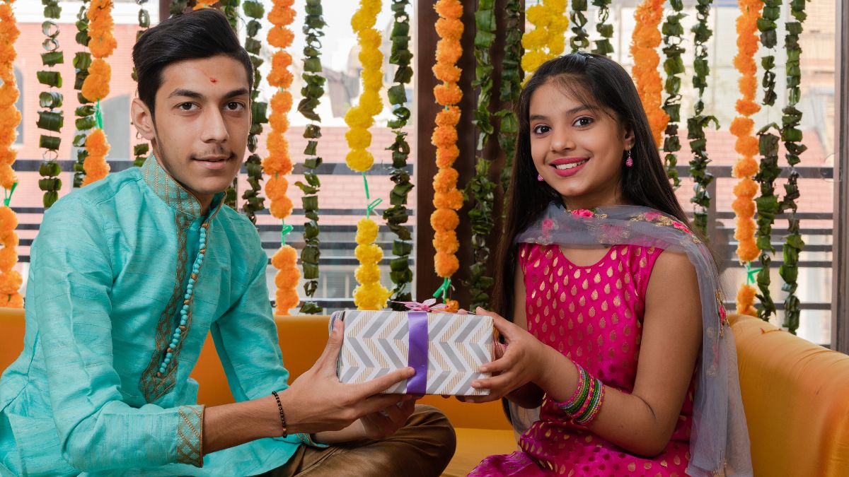 Bhai Dooj 2025: 7 Thoughtful Gifts Under Rs 1000 For Your Sister That ...