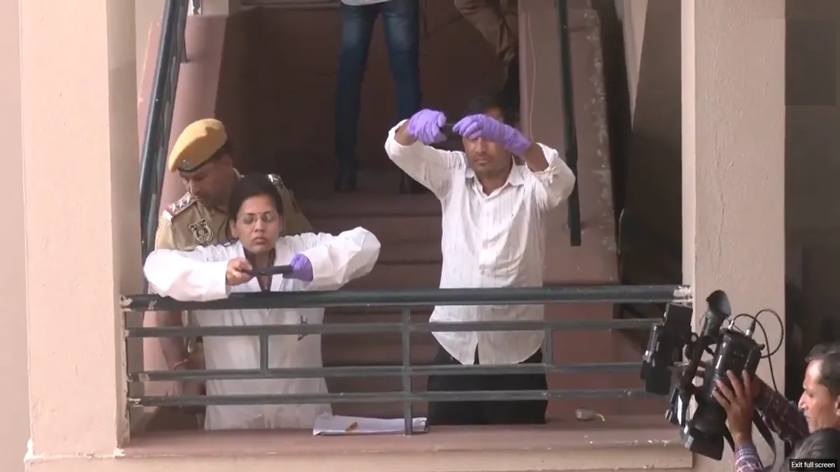 Jaipur: Girl Student Dies After Falling From Roof Of Neerja Modi School ...