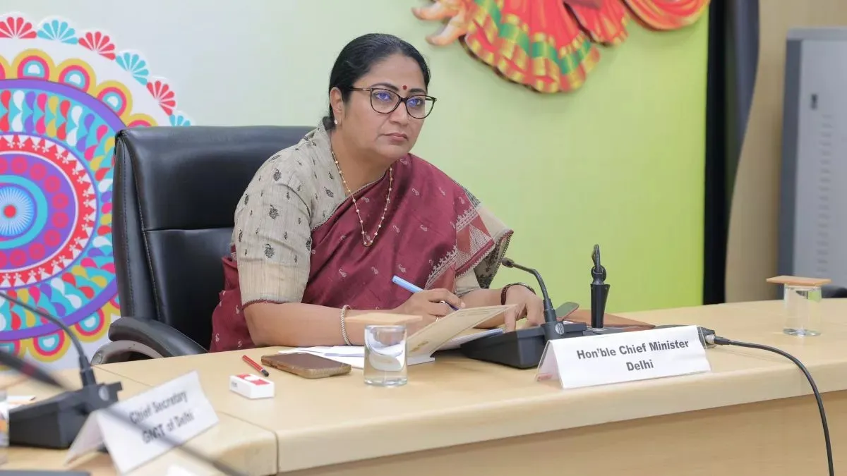 Delhi CM Rekha Gupta Announces New Schedule For Govt, MCD Offices From ...