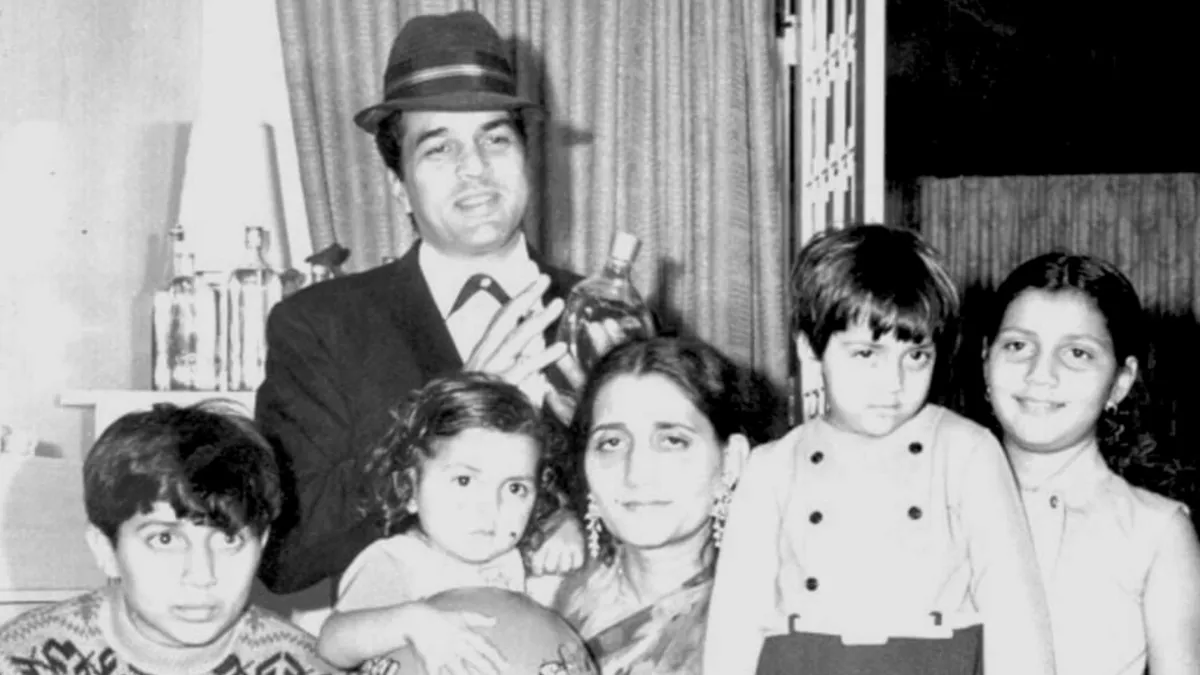 Meet Dharmendra And Prakash Kaur’s Lesser Known Daughters Ajeeta And ...
