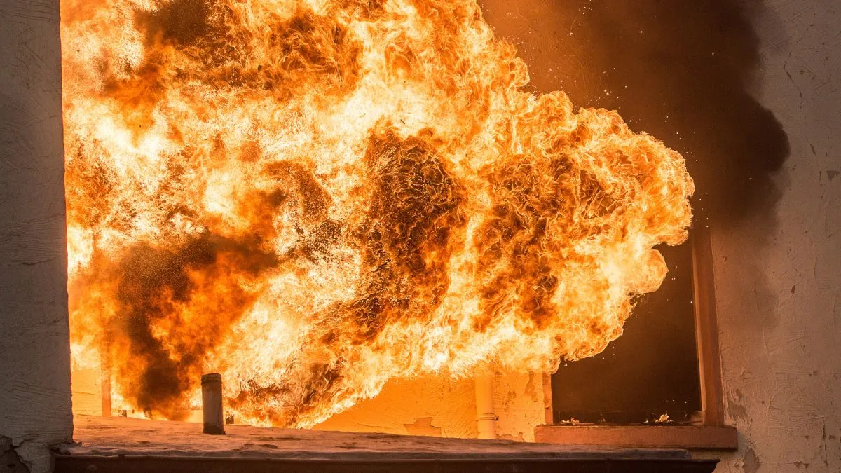 Srinagar Blast: Seized Ammonium Nitrate Explodes During Inspection In ...