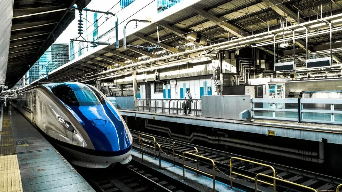 Mumbai-Ahmedabad Bullet Train: PM Modi Reviews India's First Bullet ...