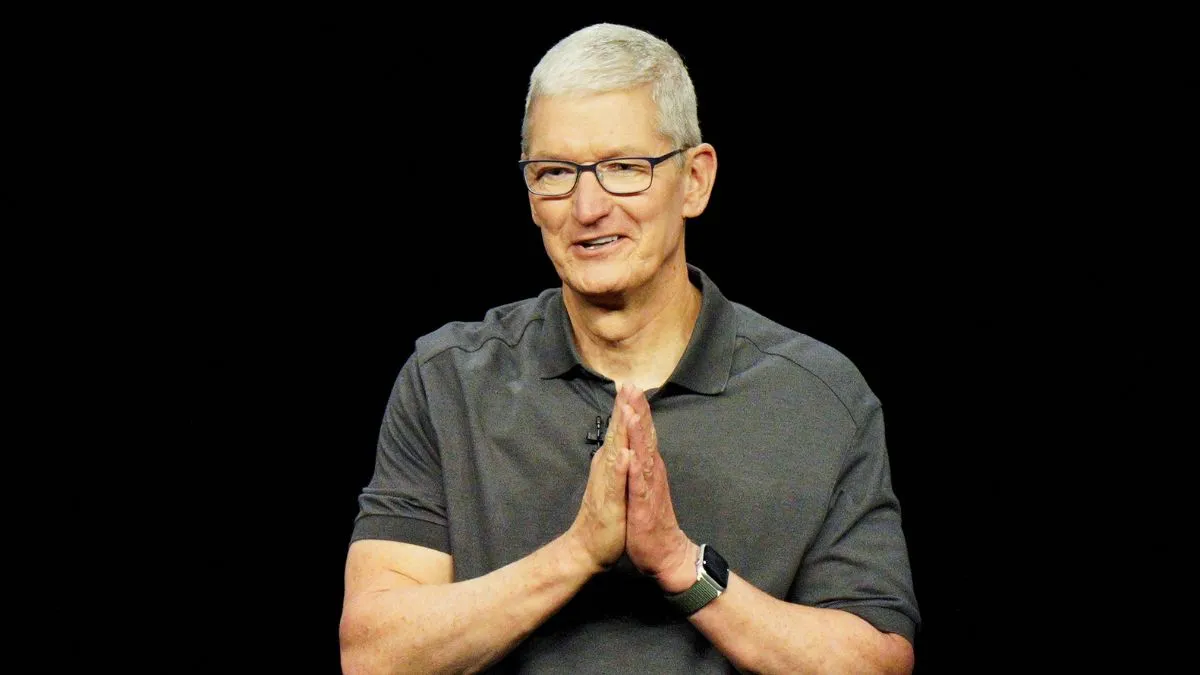 Apple Sharpens Focus On Leadership Transition For Tim Cook, FT Reports