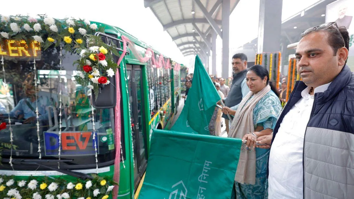 Delhi Public Transport Boost: CM Rekha Gupta Inaugurates Modern Azadpur ...