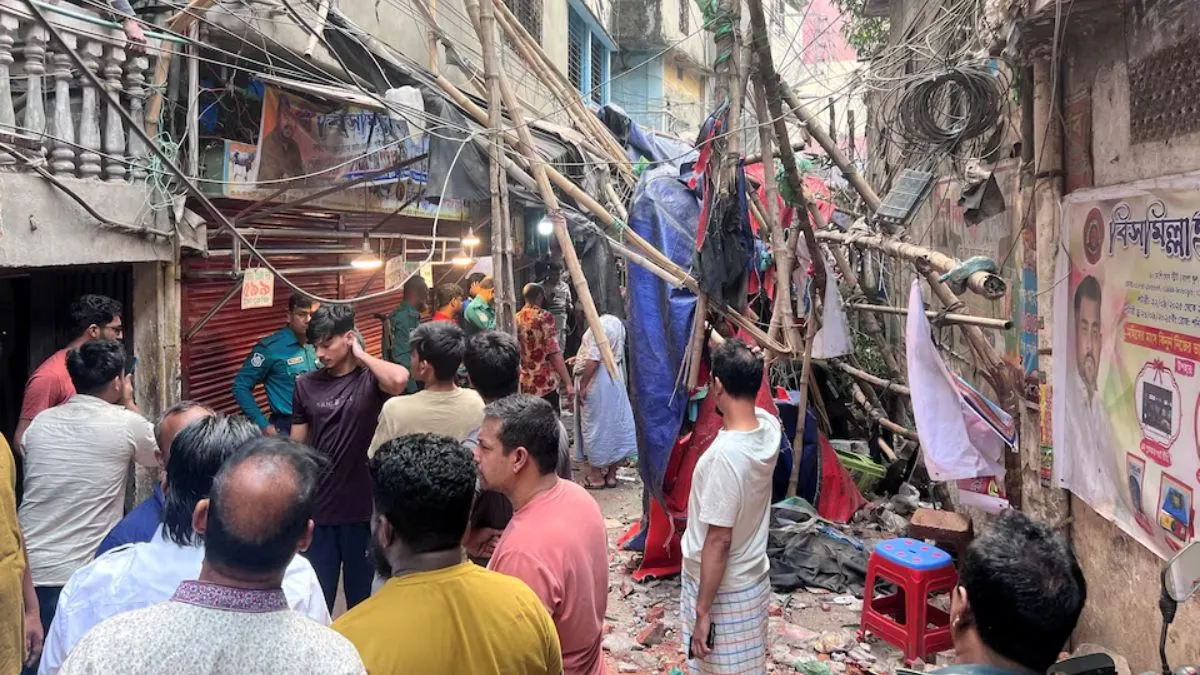 Bangladesh Earthquake Kills 6 As Building Railing Crashes Down In Dhaka ...