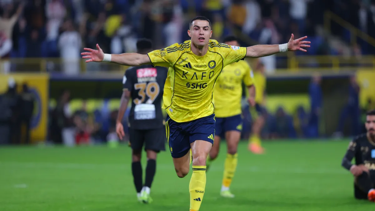 Cristiano Ronaldo Asks Fans To Caption His 'Bicycle Kick' Goal During ...
