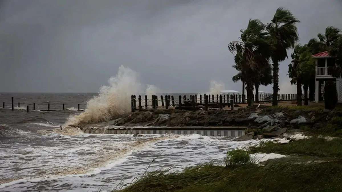 IMD Weather Update: Cyclone Senyar To Bring Heavy Rainfall To Tamil ...