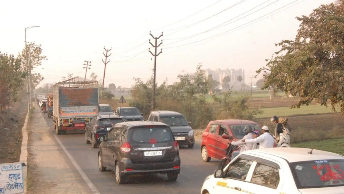 Hapur Traffic Alert: Syana Road Railway Crossing Closed Till Dec 13 ...