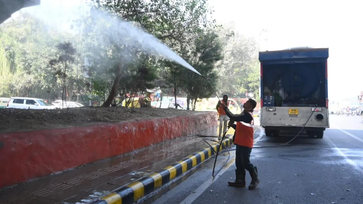 Delhi Govt Launches Massive Cleanliness Drive; CM Rekha Gupta Leads ...