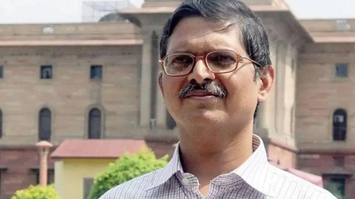 Retired IPS Amitabh Thakur Arrested: Taken Off Train In 1999 Deoria Land Fraud Case; Remanded To ...