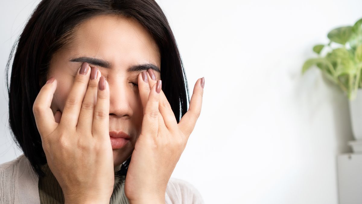 How To Stop Digital Eye Strain Before It Starts? Doctor Shares Simple ...