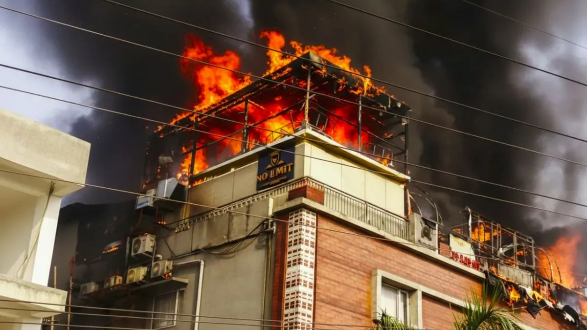 After Goa, Massive Fire Breaks Out At Bhubaneswar Bar, Thick Smoke ...