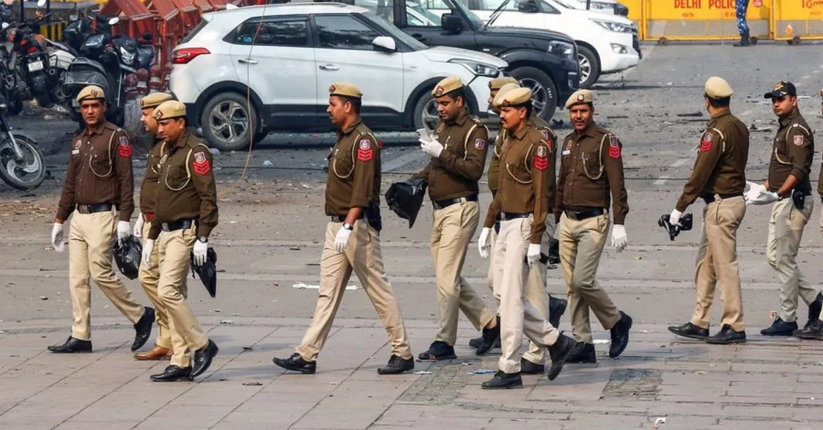 Delhi Police Brings 'Winter Safety Plan' For Traffic Personnel As AQI ...