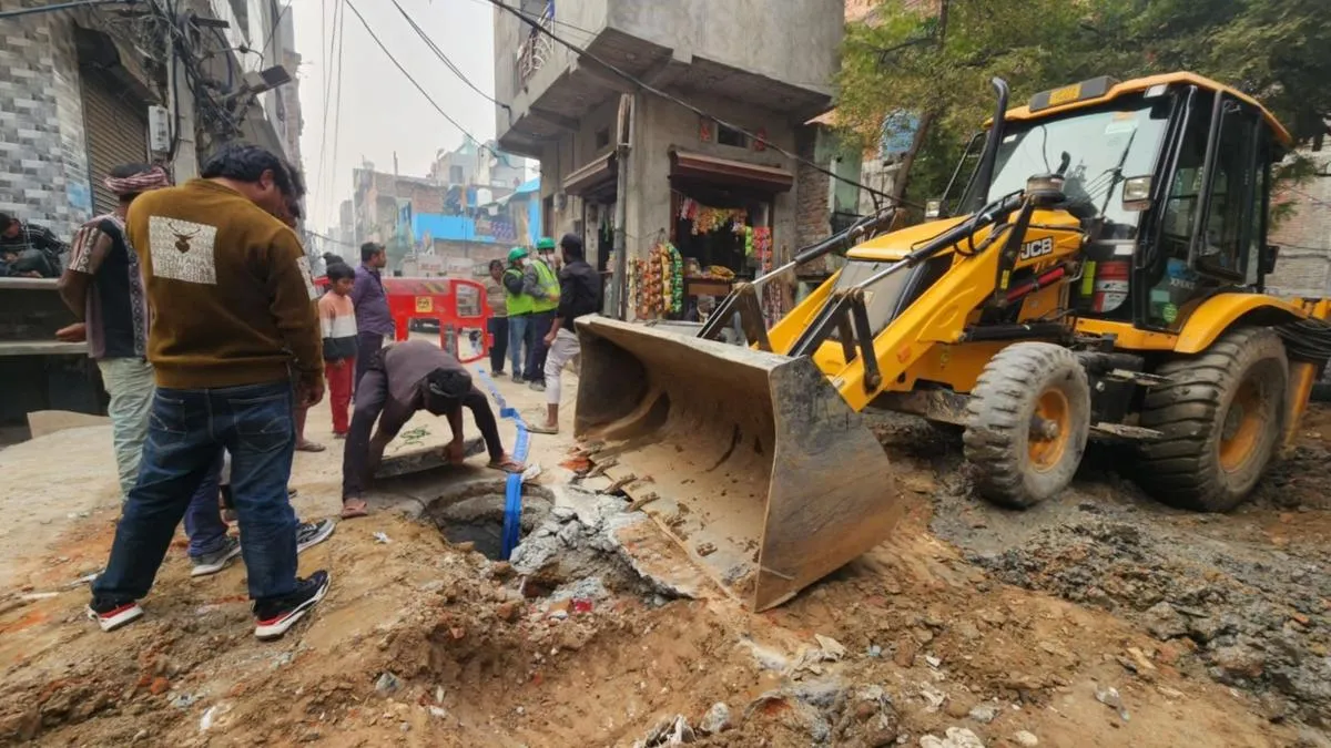 Delhi: Newly Built Road In Prem Nagar Dug Up By Jal Board; Residents ...
