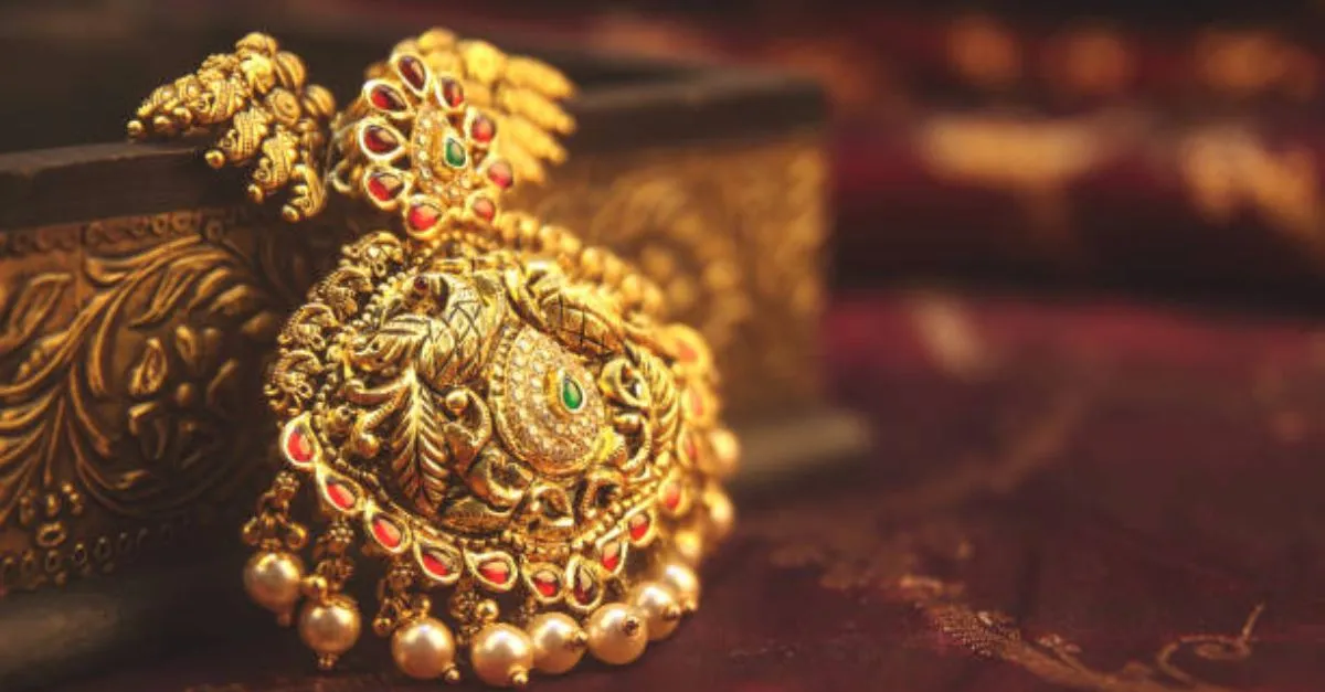 Gold Rate Today: Yellow Metal, Silver Dip Slightly; Check 24K, 22K ...