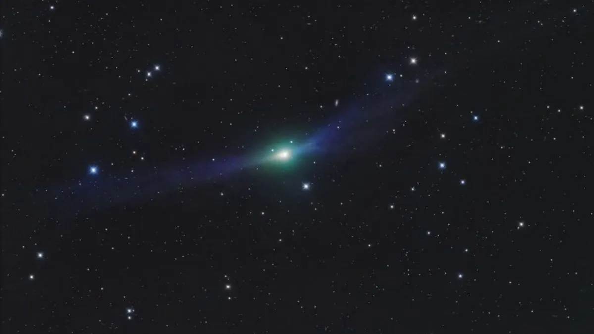 3I/ATLAS Makes Historic Earth Pass, Reveals Twin Tails In First-Ever ...